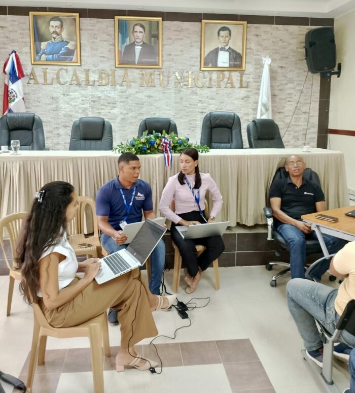 CAPACITACIÓN AL PERSONAL ADMINISTRATIVO POR LMD, FEDOMU Y EL MAP : Ayuntamiento Municipal El Cercado